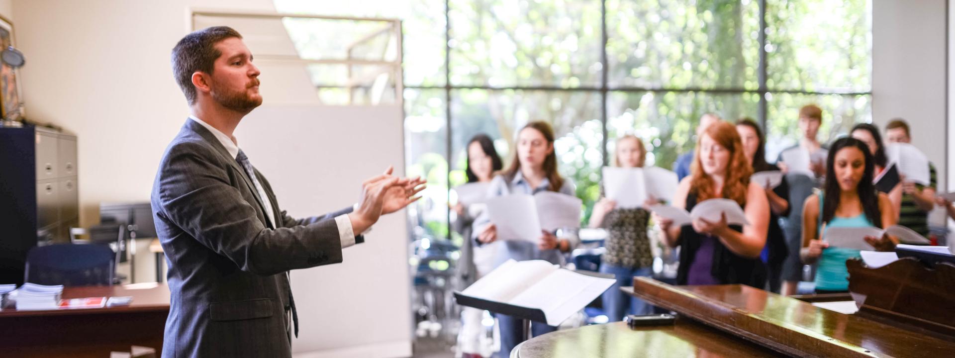 SAMC’s new Choral Director debuts with an evening of harmony and light ...